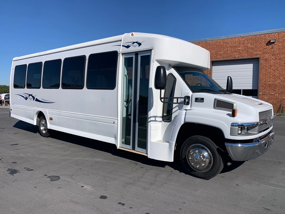 2008 Chevrolet C5500 Shuttle Bus | BusesForSale.com | BusesForSale