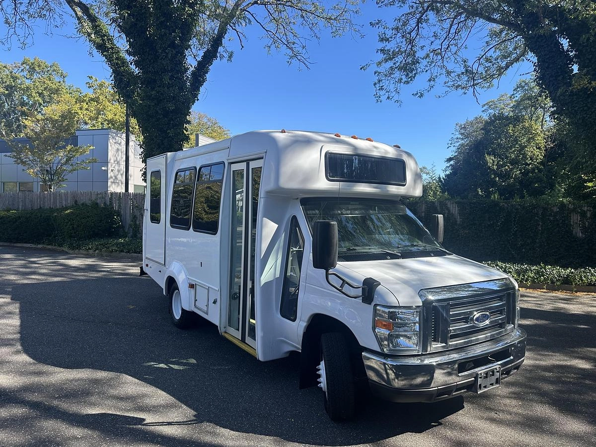 2016 Ford E350 Non CDL ADA Shuttle Bus | BusesForSale.com | BusesForSale