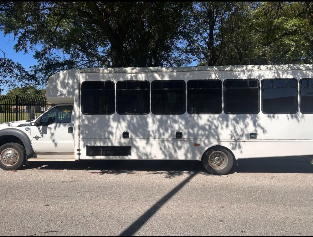 2016 Ford E-550 super duty | BusesForSale.com | BusesForSale